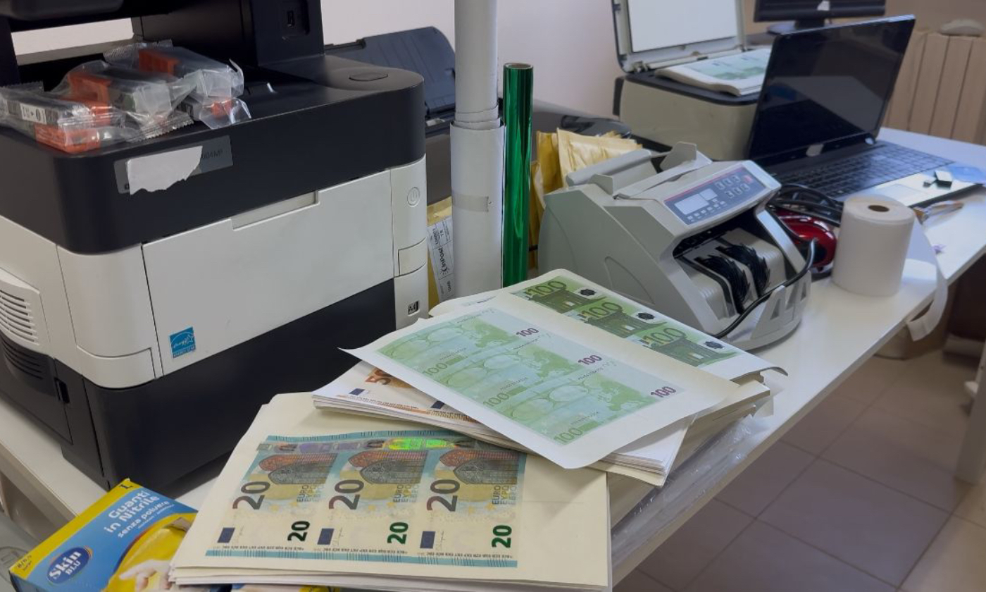 Sgominata stamperia di banconote false: giro d'affari di 180mila euro ...